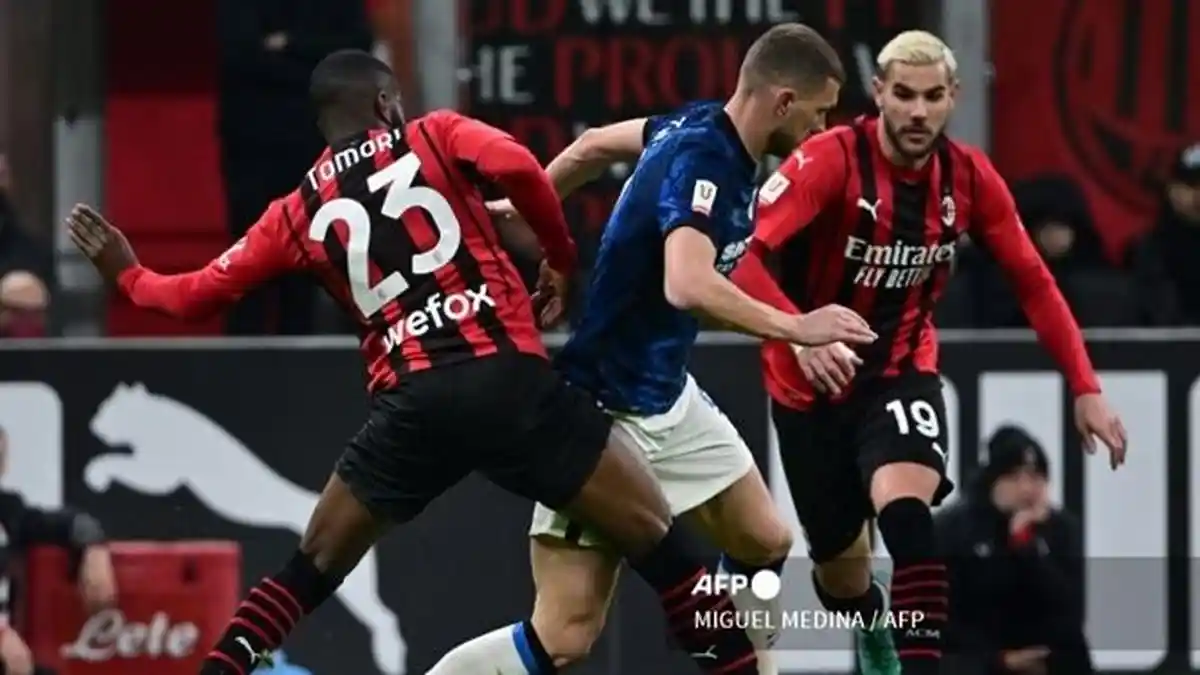 Prediksi Skor, H2H & Jadwal AC Milan vs Inter Milan, Derby della ...