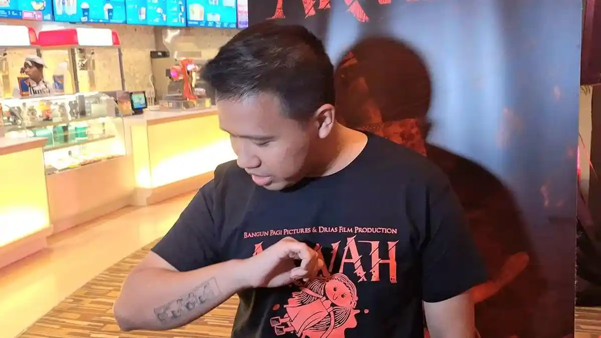 Joshua Suherman Bocorkan Makna Mendalam Tato Foto Keluarga di Tangannya ...