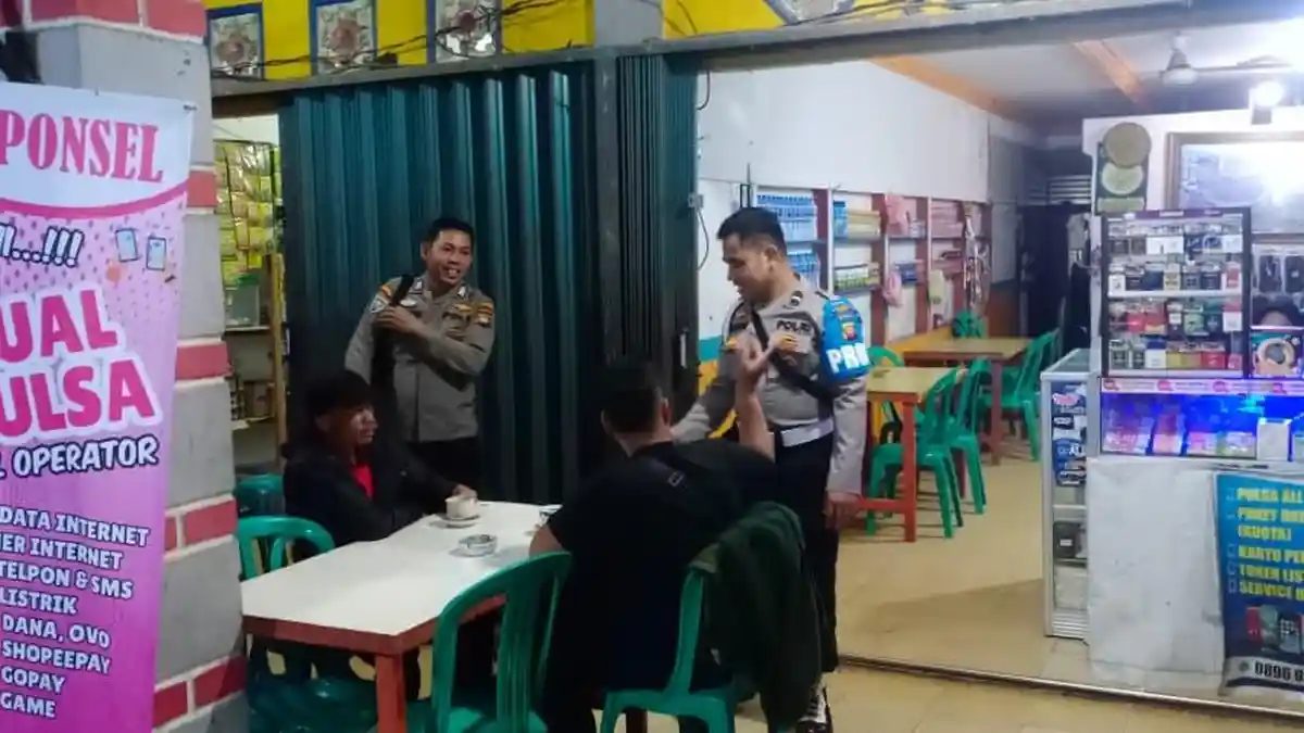 Personel Pos Pam Nataru Sambangi Warga dan Sampaikan Pesan Kamtibmas ...