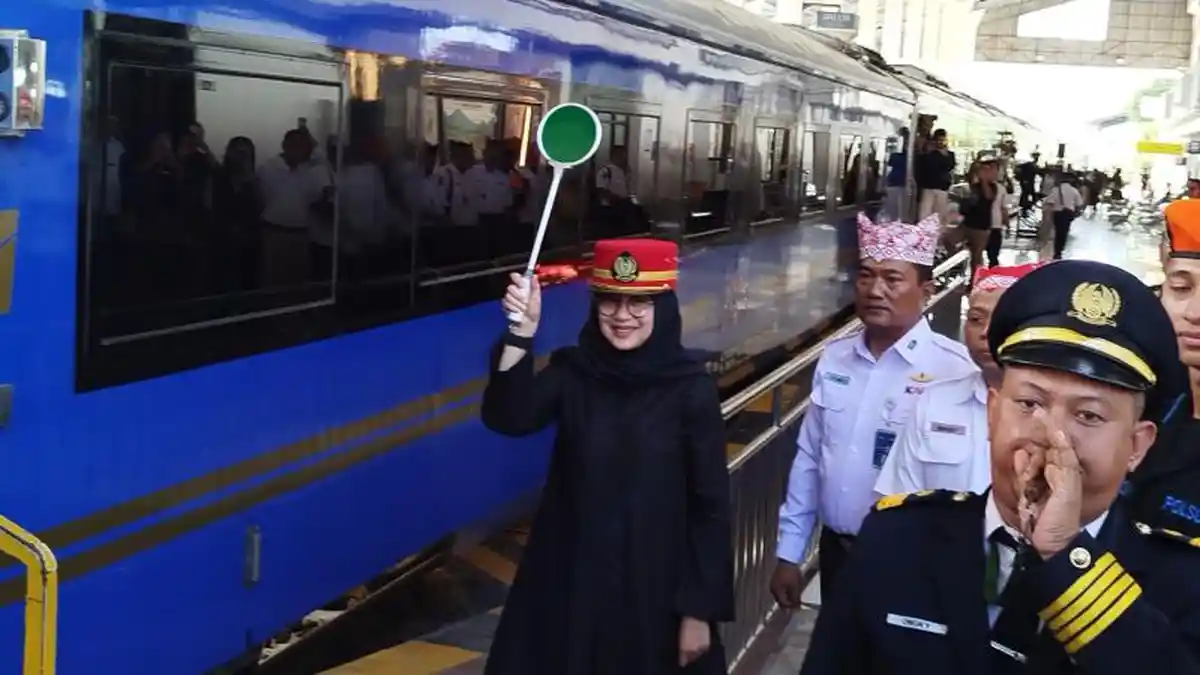 KA Sangkuriang Ketapang–Bandung Resmi Beroperasi, Tiket Tembus 109 ...