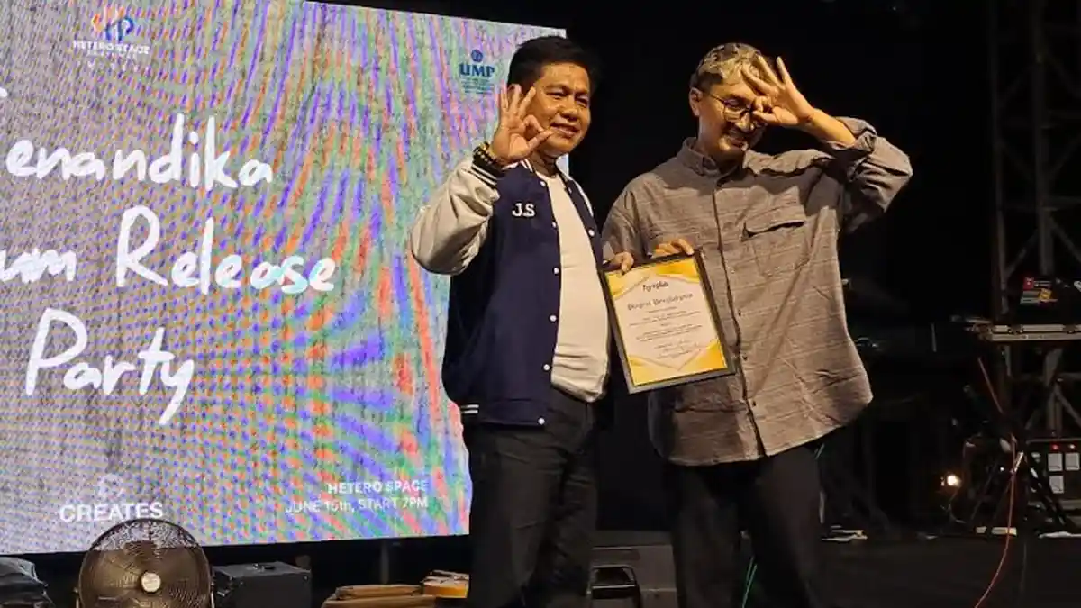 Rektor UMP Terima Penghargaan Tokoh Peduli Musisi dan Pegiat Seni di ...