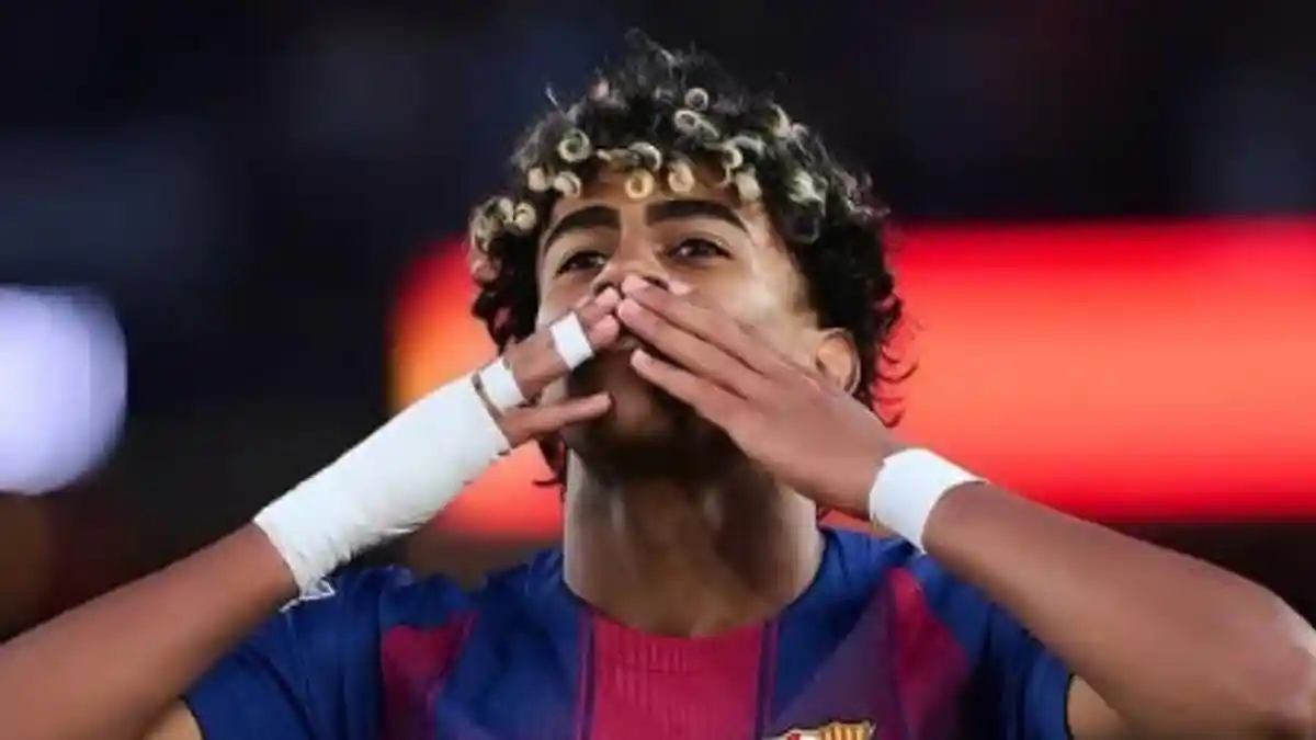 Pelatih Barcelona Soroti Aksi Lamine Yamal Kibarkan Bendera Palestina ...