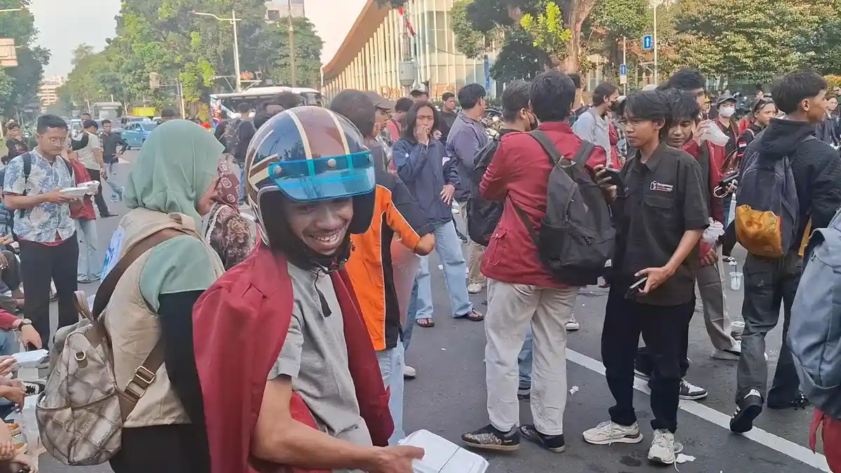 Aksi Relawan dari Threads Bagikan Makanan dan Bantuan Medis untuk ...