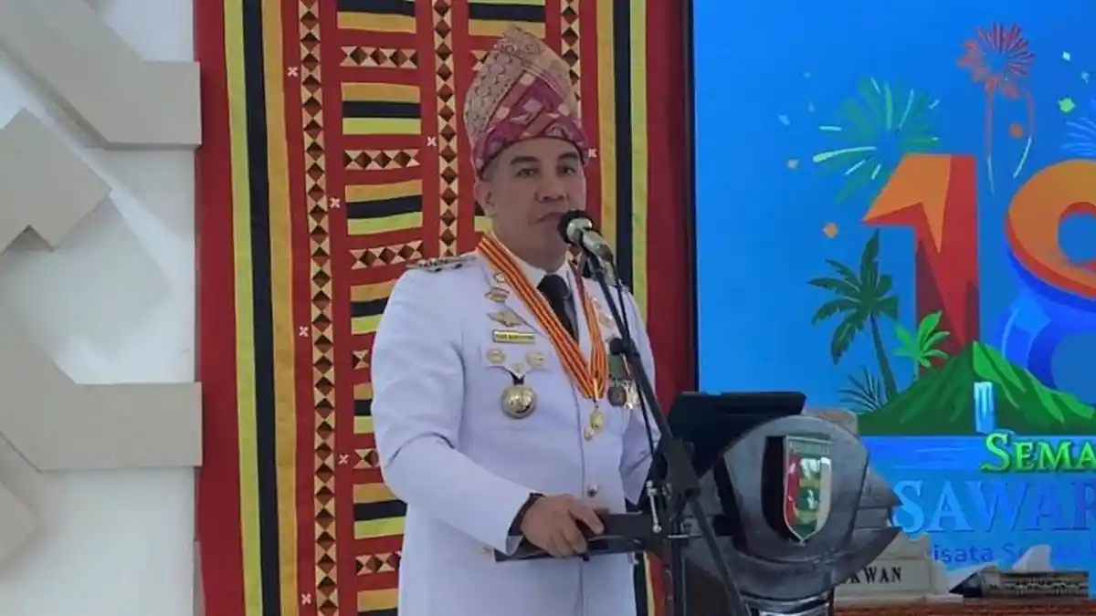Bupati Dendi Sesalkan Truk Tonase Berat, Bikin Rusak Jalan di Pesawaran ...