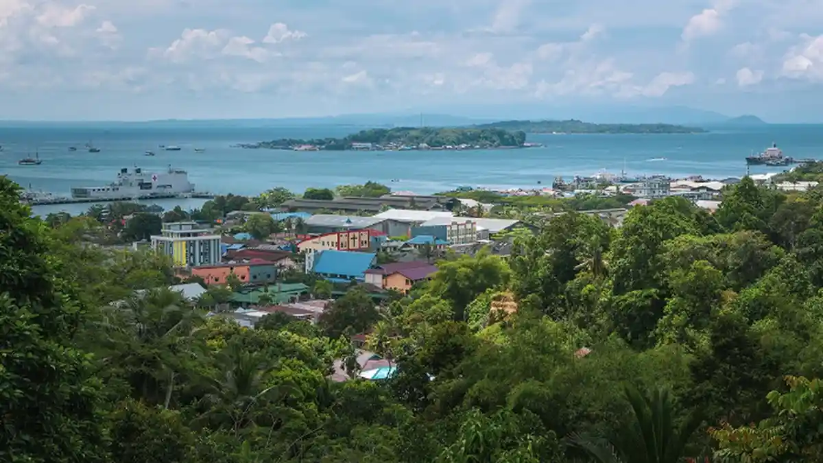 5 Rekomendasi Wisata Papua Barat Daya di Sorong, Menjelajahi Pulau Doom ...
