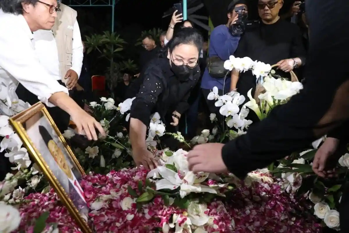 Pemkot dan Warga Kota Semarang Berduka Atas Wafatnya V. Djoko Riyanto Suami Wali kota Semarang ...