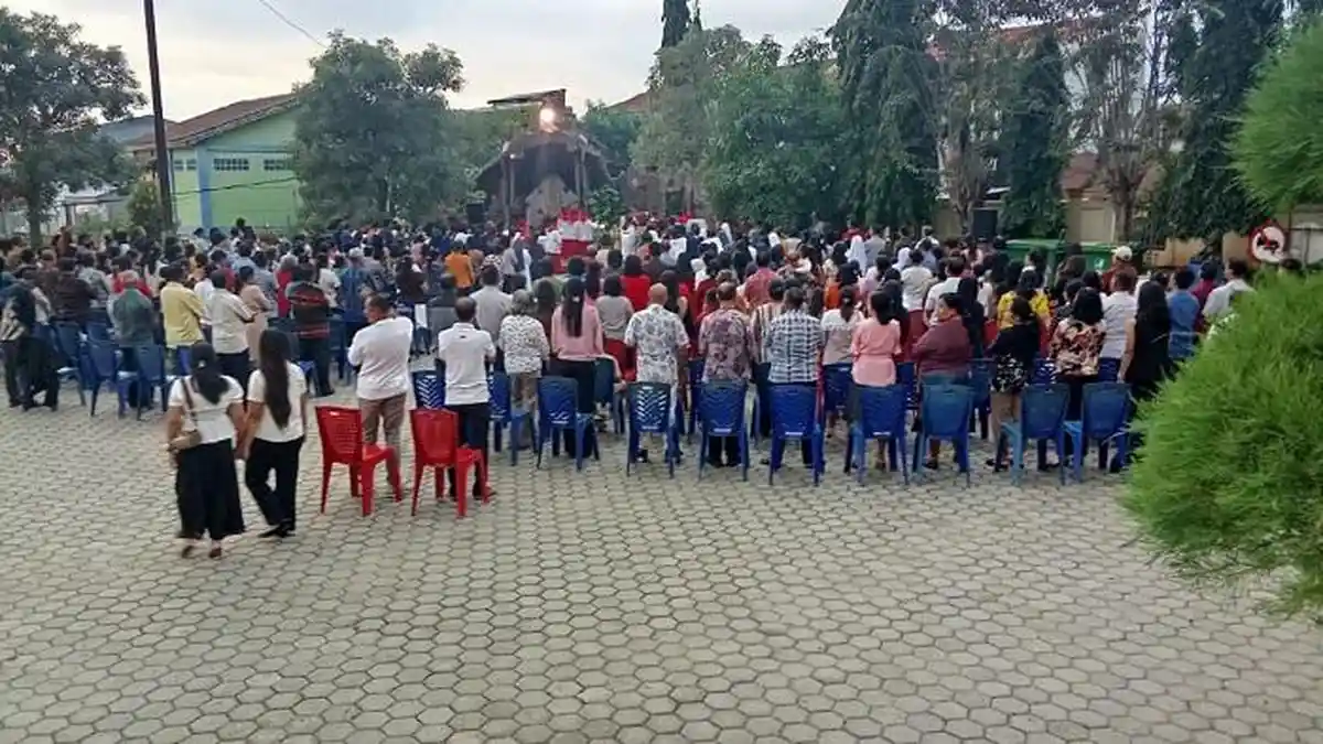 Tutup Bulan Maria di Paroki Kolhua Kupang, RD Erik Kfun Ajak Umat ...