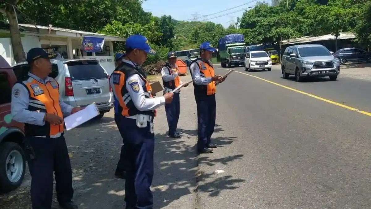 Dishub Kab Probolinggo Lakukan Perhitungan Volume Kendaraan buat ...
