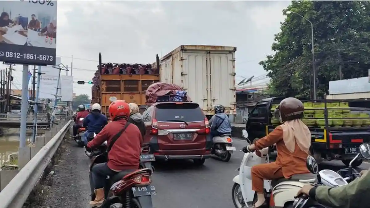 Perbaikan Jalan di Kendal, Jalur Pantura Cepiring Dibuka untuk Urai ...