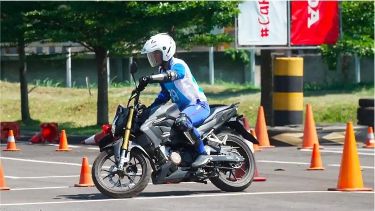 DAM Gelar Kompetisi Regional Safety Riding Kategori Advisor Community ...