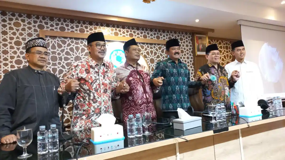 Canda Tawa Iringi Kehadiran Menko Polhukam Hadi Tjahjanto di Majelis ...