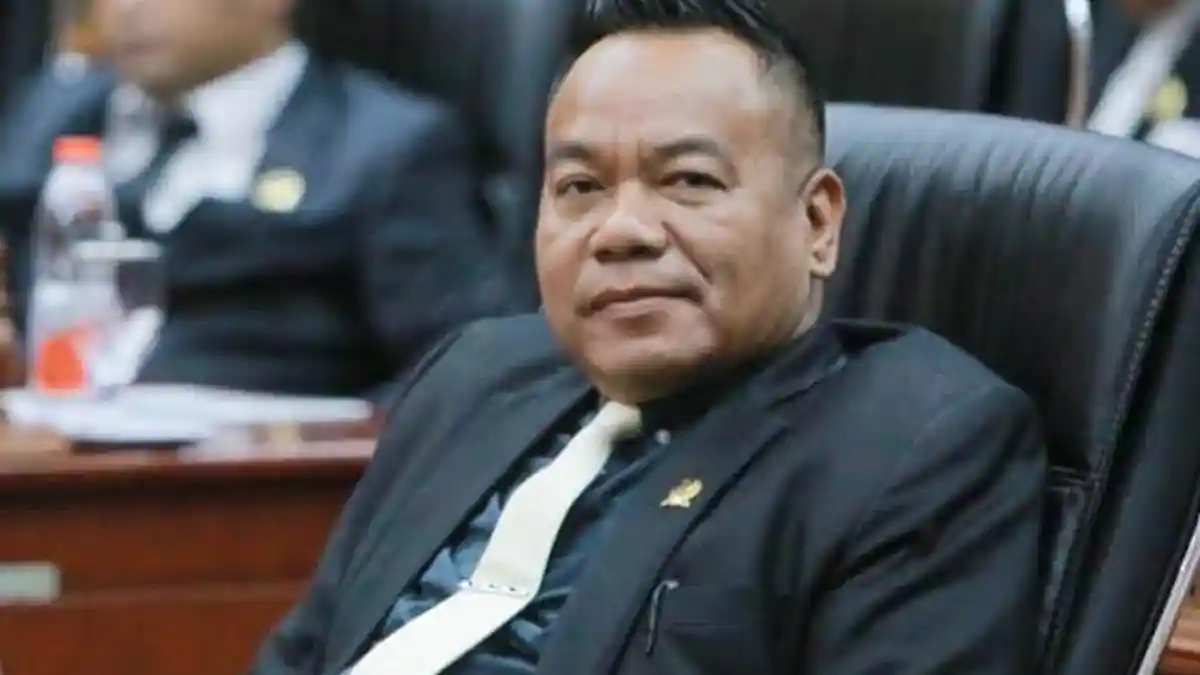 Lewat 'Semongko Tanpo Biji, Dadi Arek Suroboyo Kudu Wani', Cak YeBe ...
