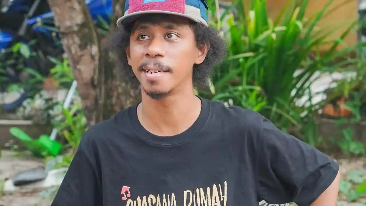 Makna Lirik Lagu Komang - Raim Laode, Trending di TikTok: Sebab Kau ...