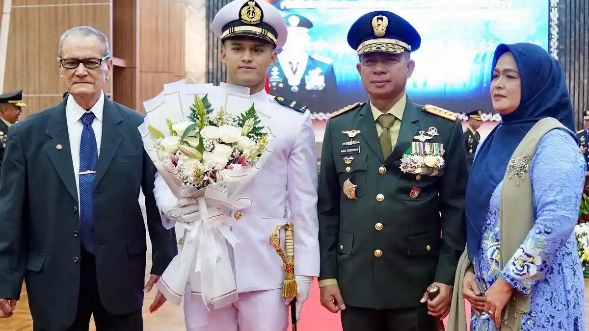 Belum 2 Bulan Jadi Perwira TNI AL, Lifter Rizki Juniansyah Naik Pangkat Jadi Kapten ...