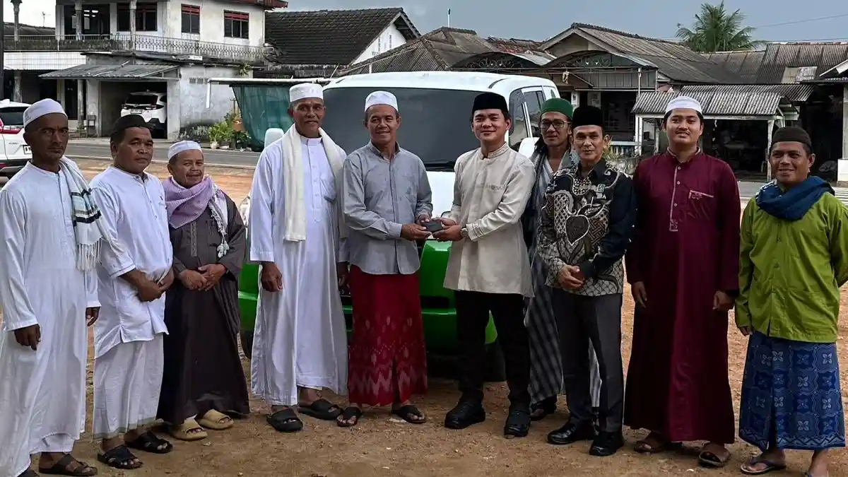 Tahun Lalu Bantu Desa Rukam, Sahrul Ramadan Kini Serahkan Mobil ...