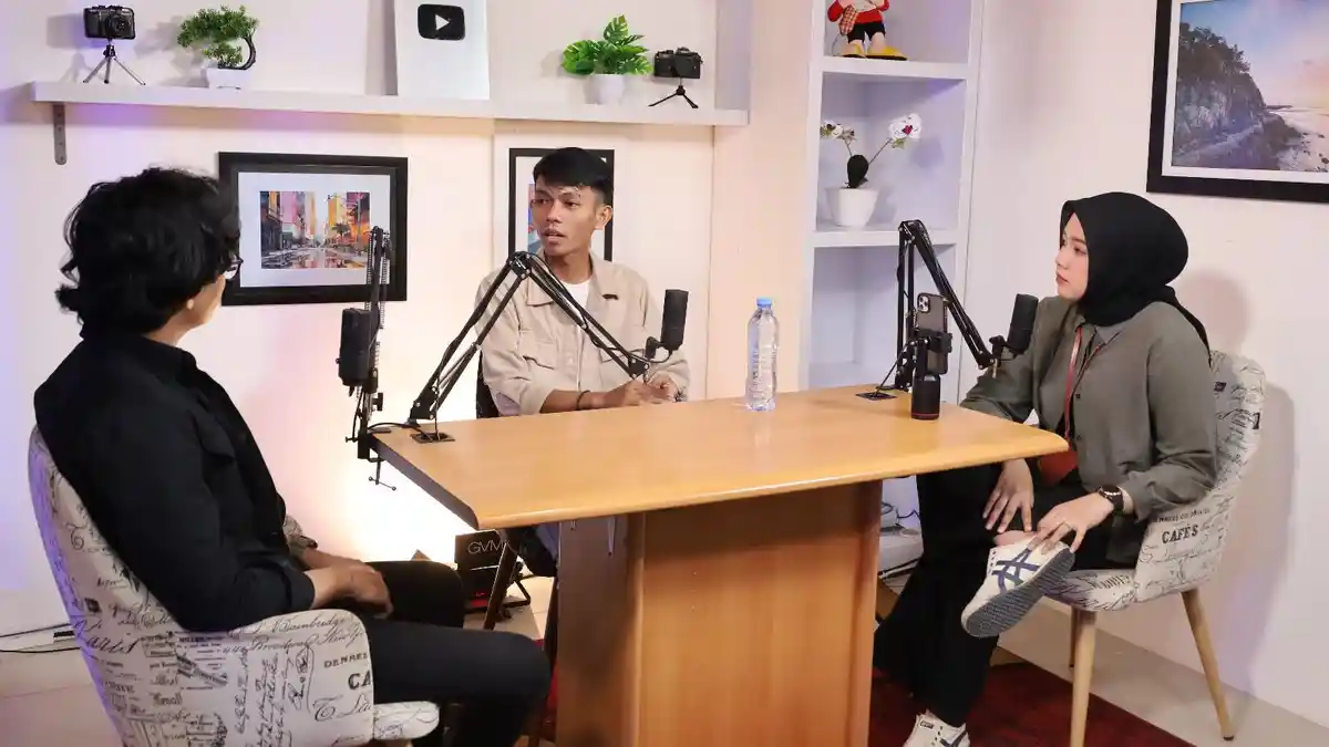 Young Chat BPost: Sosok Akhmad Anwari, Komika Kalsel yang Pernah Stand ...