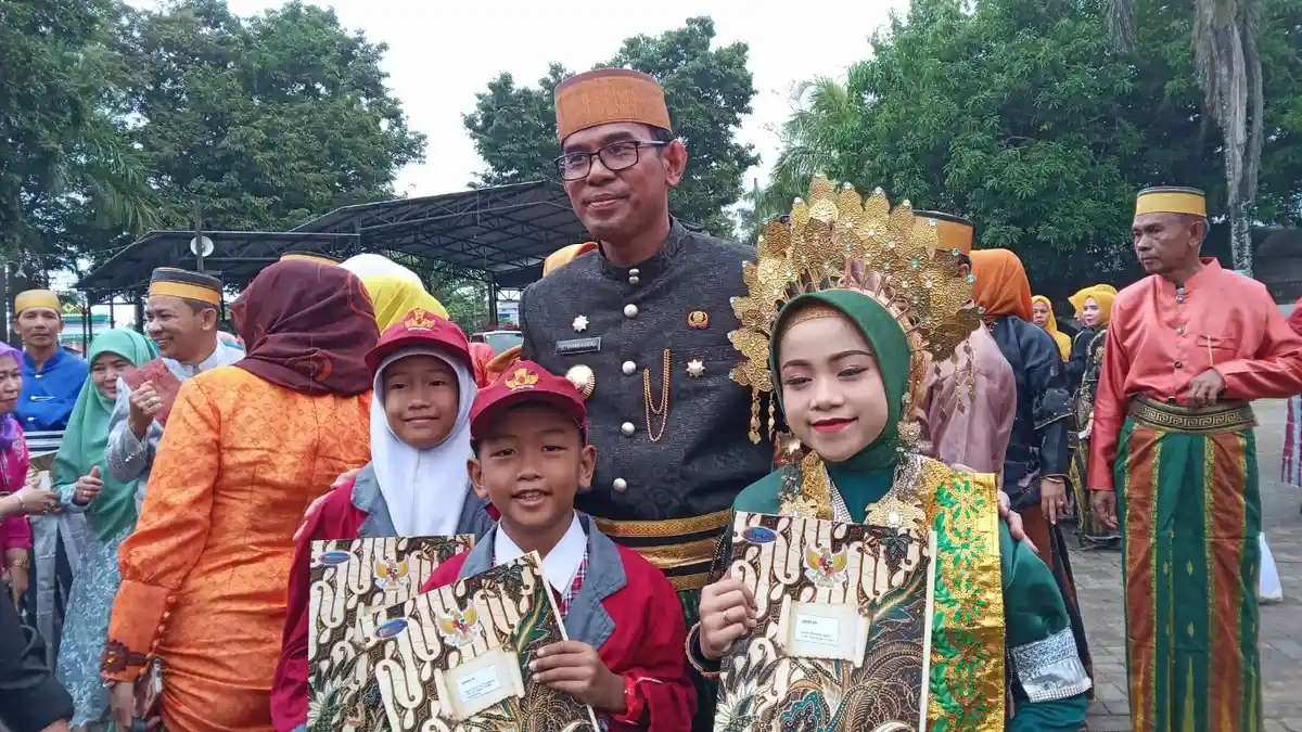 Kenalkan Burhan Sabir Sabri Siswa SD Terbaik Takalar 2023, Dapat ...