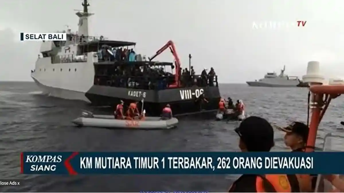 Evakuasi Penumpang KM Mutiara Timur 1 Hanya Menggunakan Seutas Tali ...