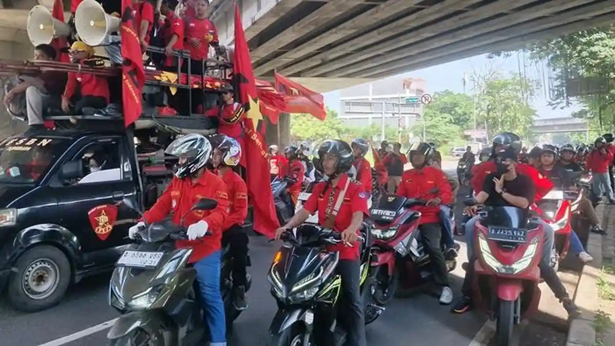 Gelar Aksi May Day, 3.000 Anggota KASBI Banten Berangkat ke Gedung DPR ...
