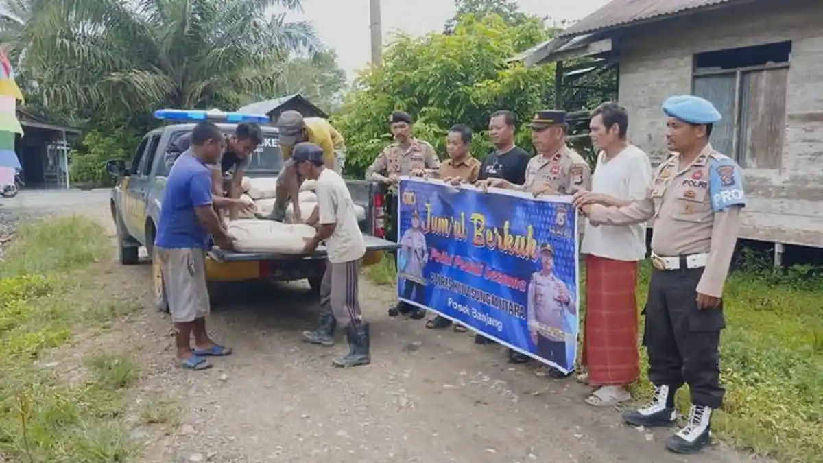 Dukung Pembangunan Masjid di Desa Pulau Damar HSU, Polsek Banjang ...