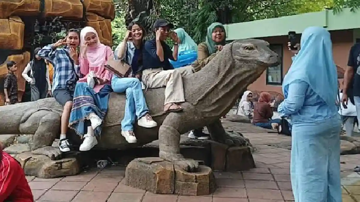 Pakar Unair Bagikan Tips Cerdas Finansial : Liburan Akhir Tahun Awas ...
