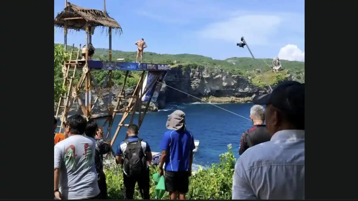 Karya Seni The Octopus Queen Pukau Peserta International Red Bull Cliff ...