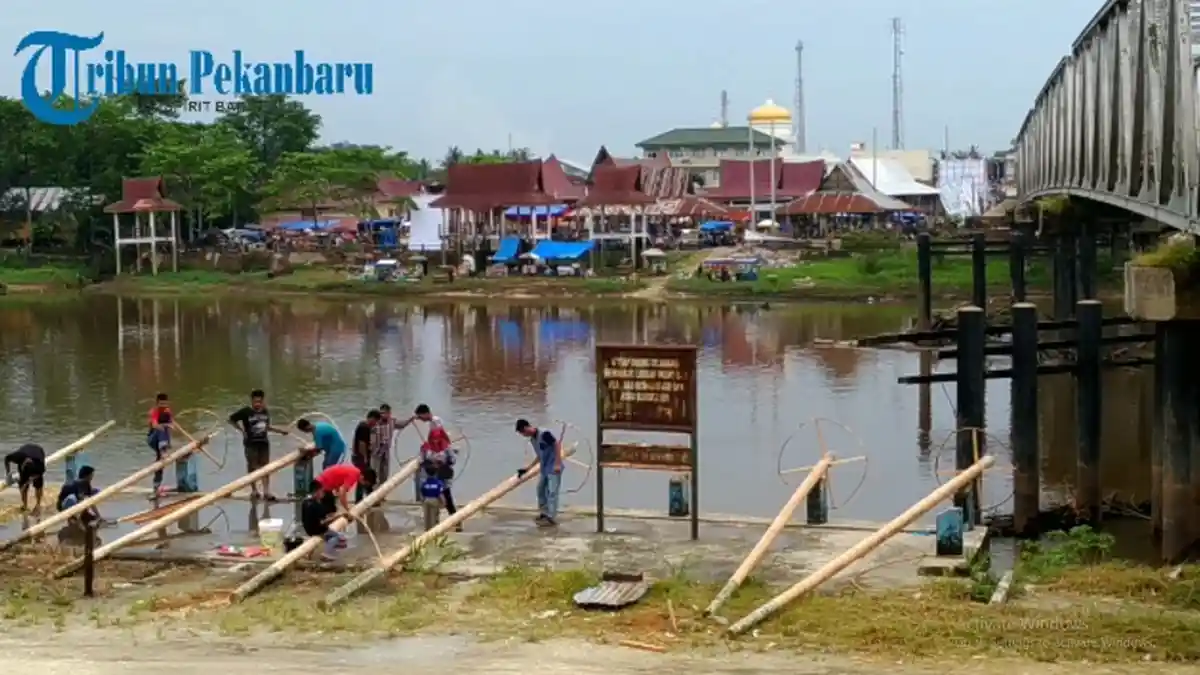 Masyarakat Tumpah Ruah Jelang Balimau Kasai Sambut Ramadhan di Kampar ...