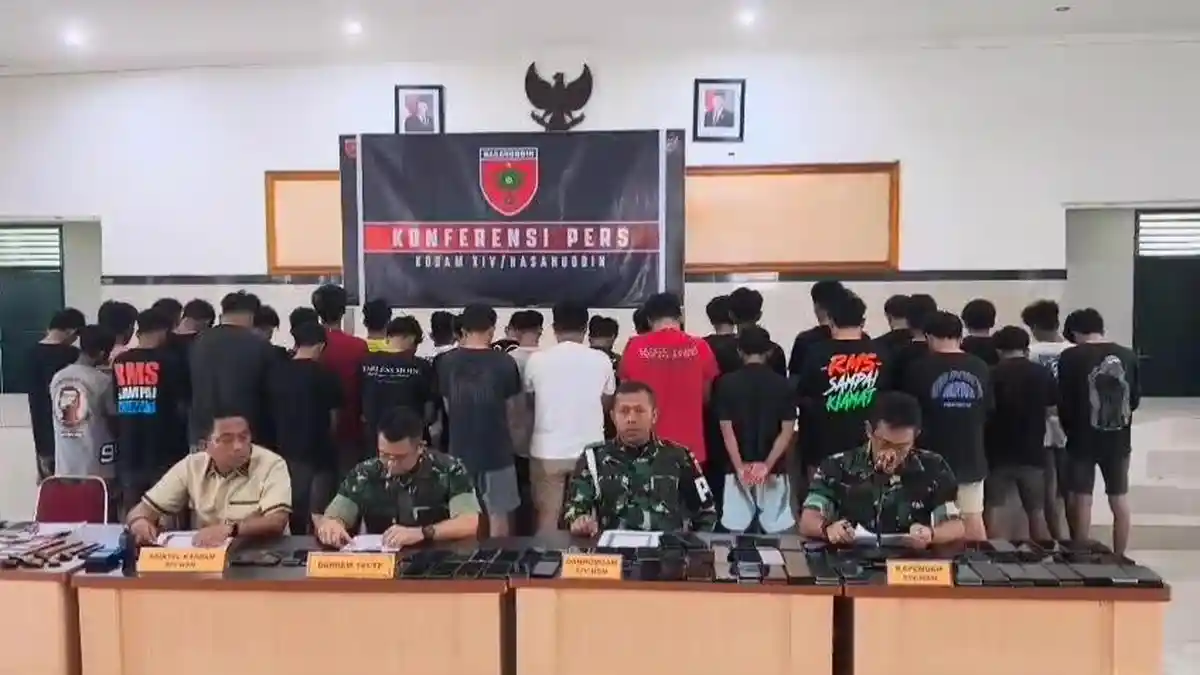 BREAKING NEWS: 40 Terduga Pelaku Sobis asal Sidrap Ditangkap Denintel ...