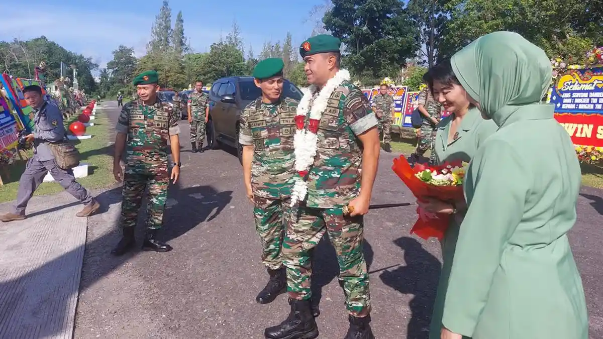 Korem 045/Gaya Gelar Tradisi Penyambutan Danrem Baru Brigjen TNI ...