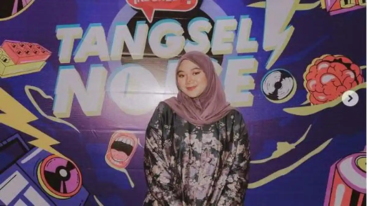 Biodata Fadhilah Intan Penyanyi Asli Lagu 'Dawai' yang Viral di TikTok ...