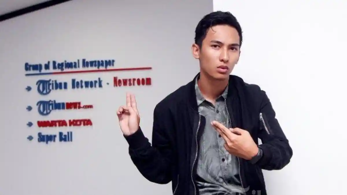 Sosok dan Profil Ardit Erwandha, Aktor di Balik Peran Arga dalam Film ...