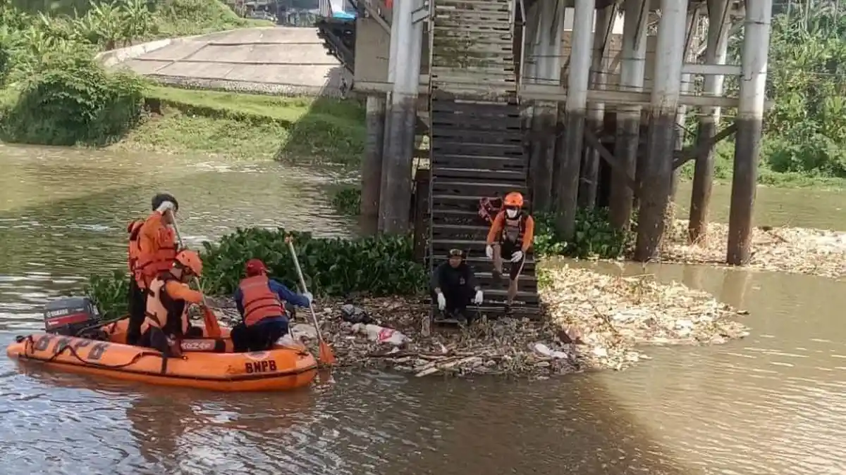 Jenazah Enok Korban Kamar Mandi Ambrol di Cilame Bandung Akhirnya ...