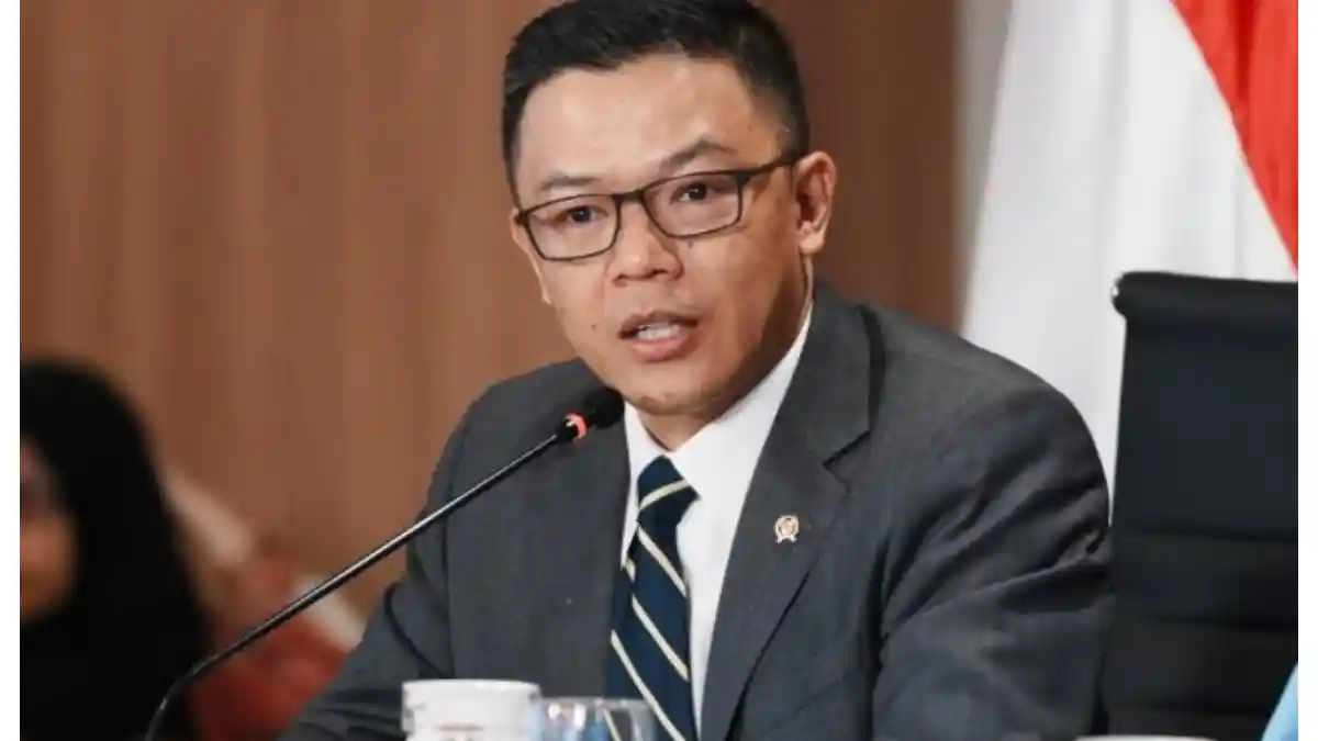 Gagasan Pajak Selat Malaka oleh Menkeu Purbaya, Menlu Tegaskan Komitmen ...