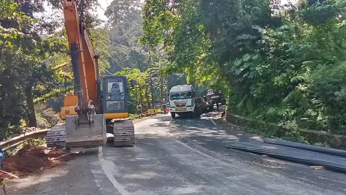 Tutup Jalan Hingga 2 Bulan, Proyek Perbaikan Jalan Jalur Gumitir Jember ...