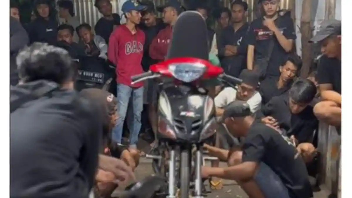 Mio Mirza Viral Tiktok , Video Bengkel Mio Mirza Diserbu Netizen ...