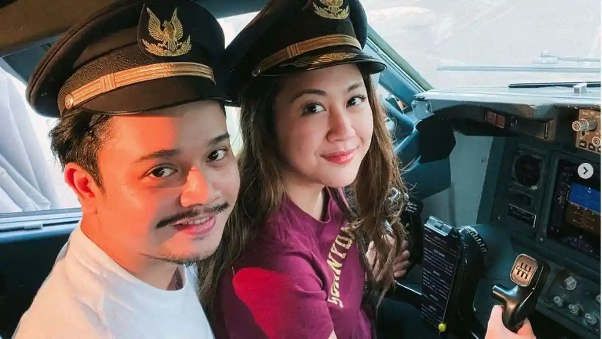 Buku Diary Diduga Milik Sherina Munaf Viral, Ternyata Derby Romero ...