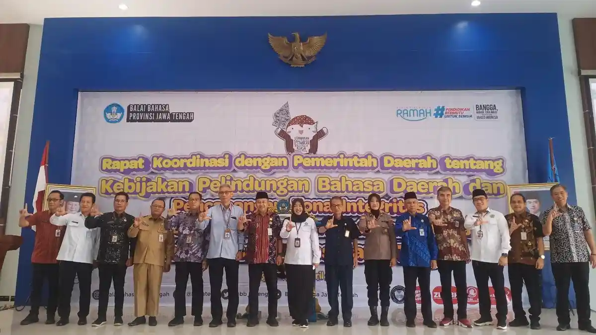 Kebijakan Pelindungan Bahasa Daerah, Balai Bahasa Provinsi Jateng ...