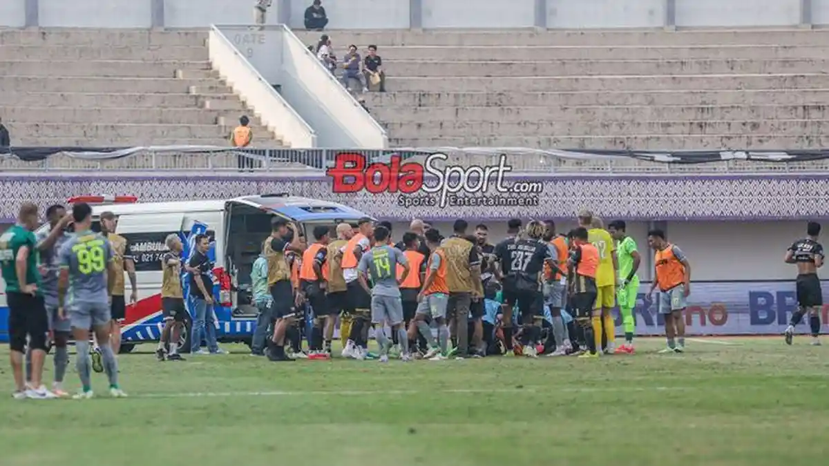 Ady Setiawan Terpaksa Gunakan Penyangga Leher, Usai Kolaps Kena Sikut ...