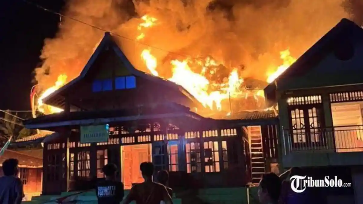 Masjid Kayu di Kemusu Boyolali Rata dengan Tanah, Terbakar saat Sahur ...