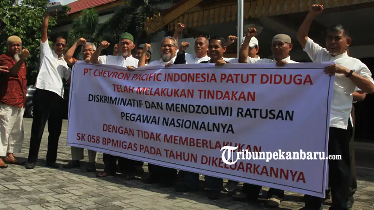 FOTO: Merasa Terzalimi Karena Dipensiunkan Lebih Cepat, Ratusan Eks ...