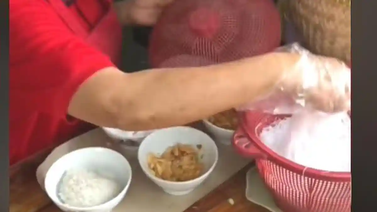 Video Viral TikTok, Soto Seger Garang Asem Handayani Bandung Khas ...