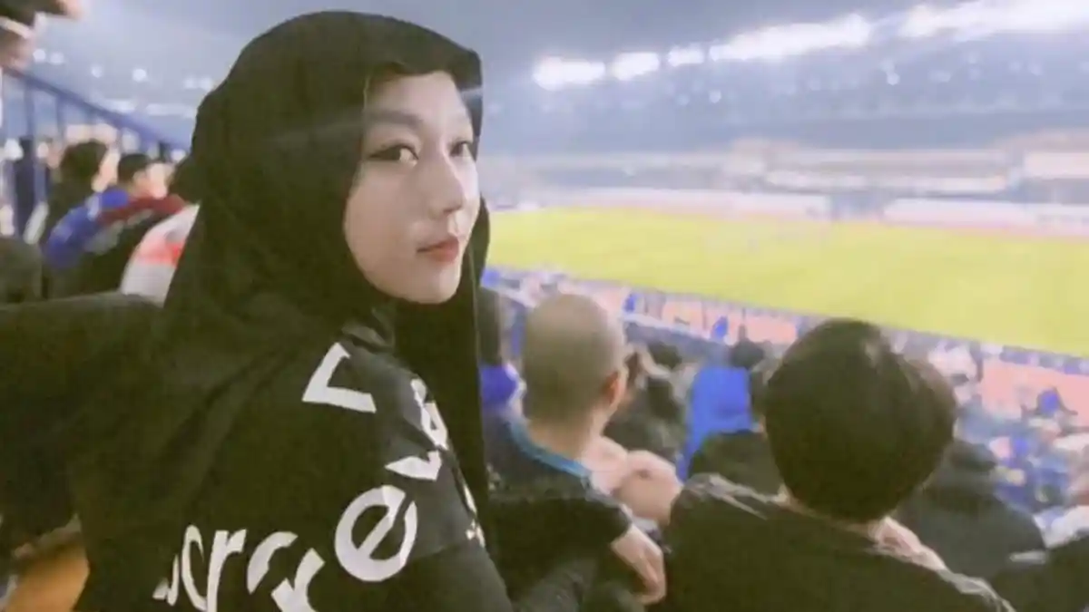 “Ibarat Perempuan, Persib Mah Gak Mau Kalah!” Bunga Ehan Optimistis ...
