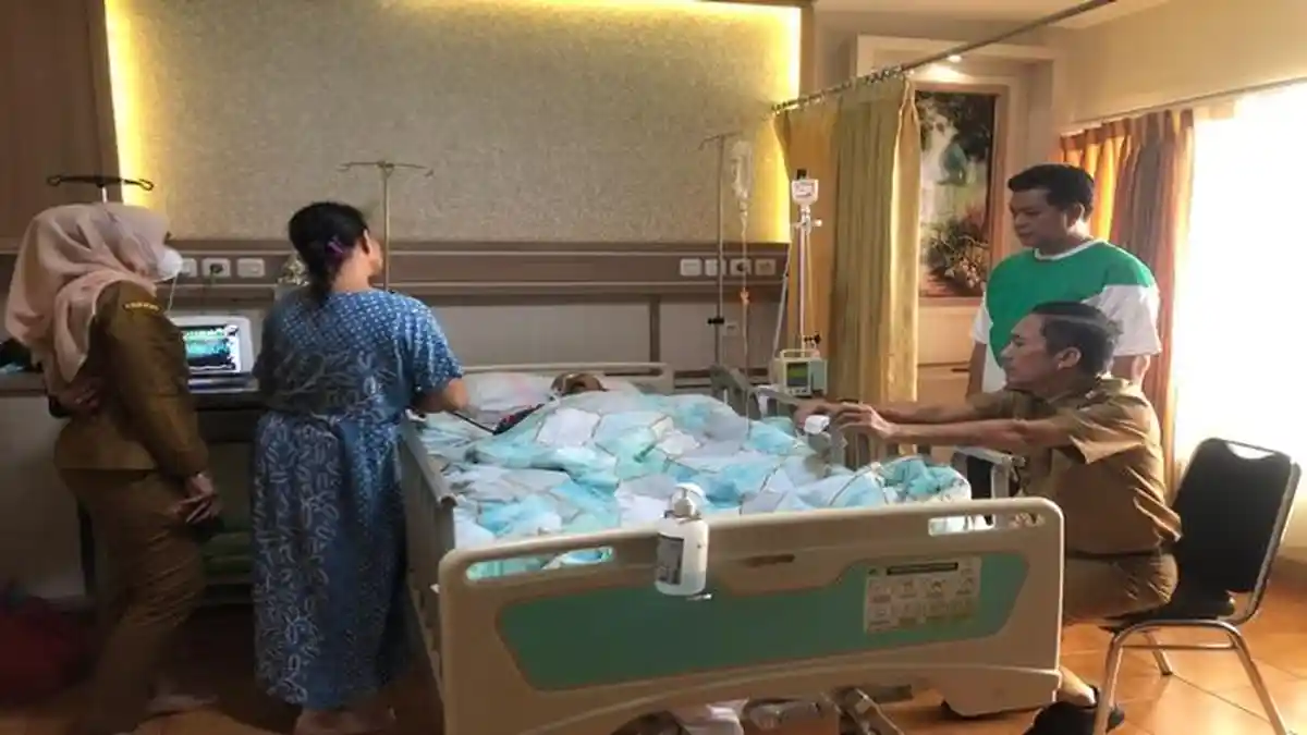 Ratu Dewa Besuk Abah Toyib Sebelum Meninggal, Sempat Merespon dan Mau ...