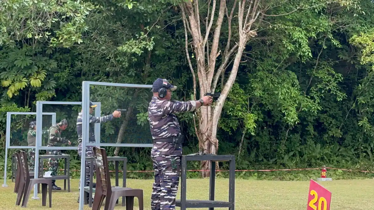 Lomba Menembak Jadi Wadah Soliditas TNI-Polri dan Pemda Biak - Tribun ...