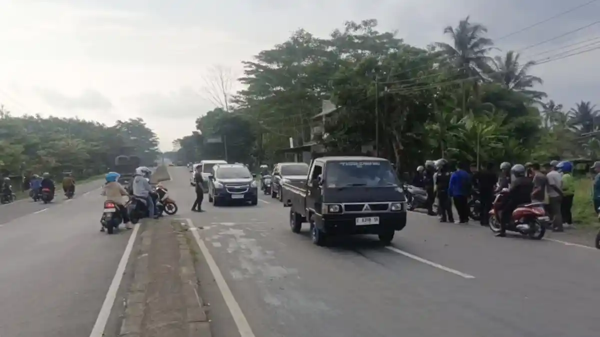 Tabrakan Motor vs Motor Terjadi di Jalan Lingkar Selatan Sukabumi, 1 ...