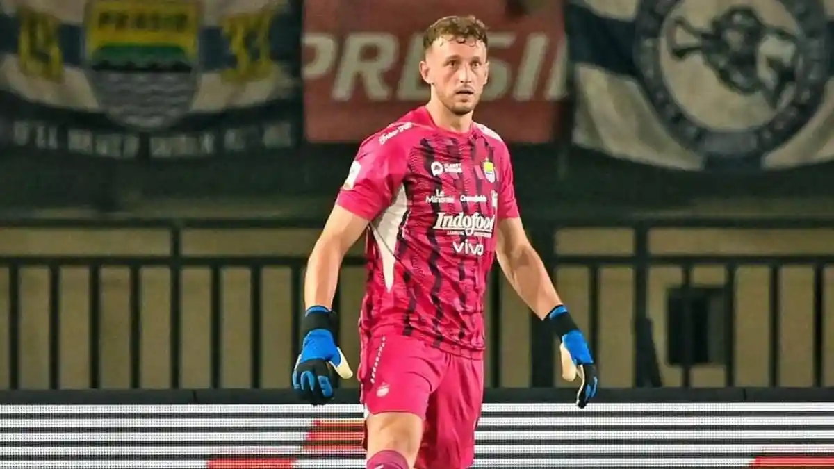 Nasib Adam Pryzbek di Persib Bandung: Terancam Nganggur hingga Akhir ...