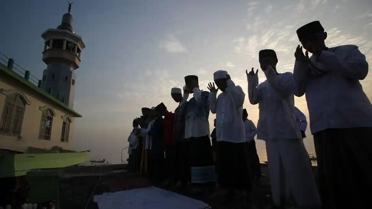 Niat dan Tata Cara Sholat Ied di Rumah Hari Raya Idul Fitri 2020 ...