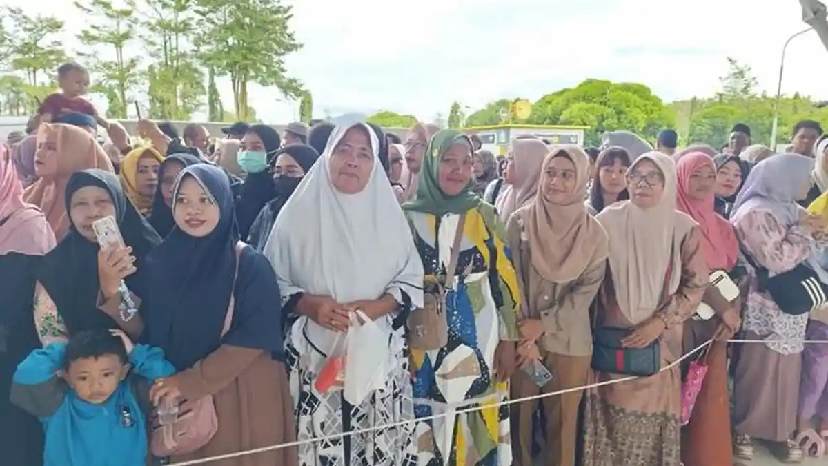 Cerita Keluarga Jemput Jemaah Haji, Seberangi Laut, Subuh-subuh ke ...