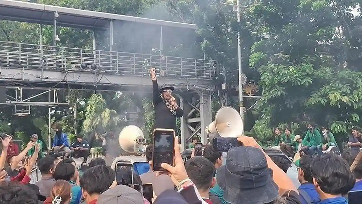 Aksi Demo BEM SI Indonesia Cemas Hari Ini, Polisi Imbau Masyarakat ...