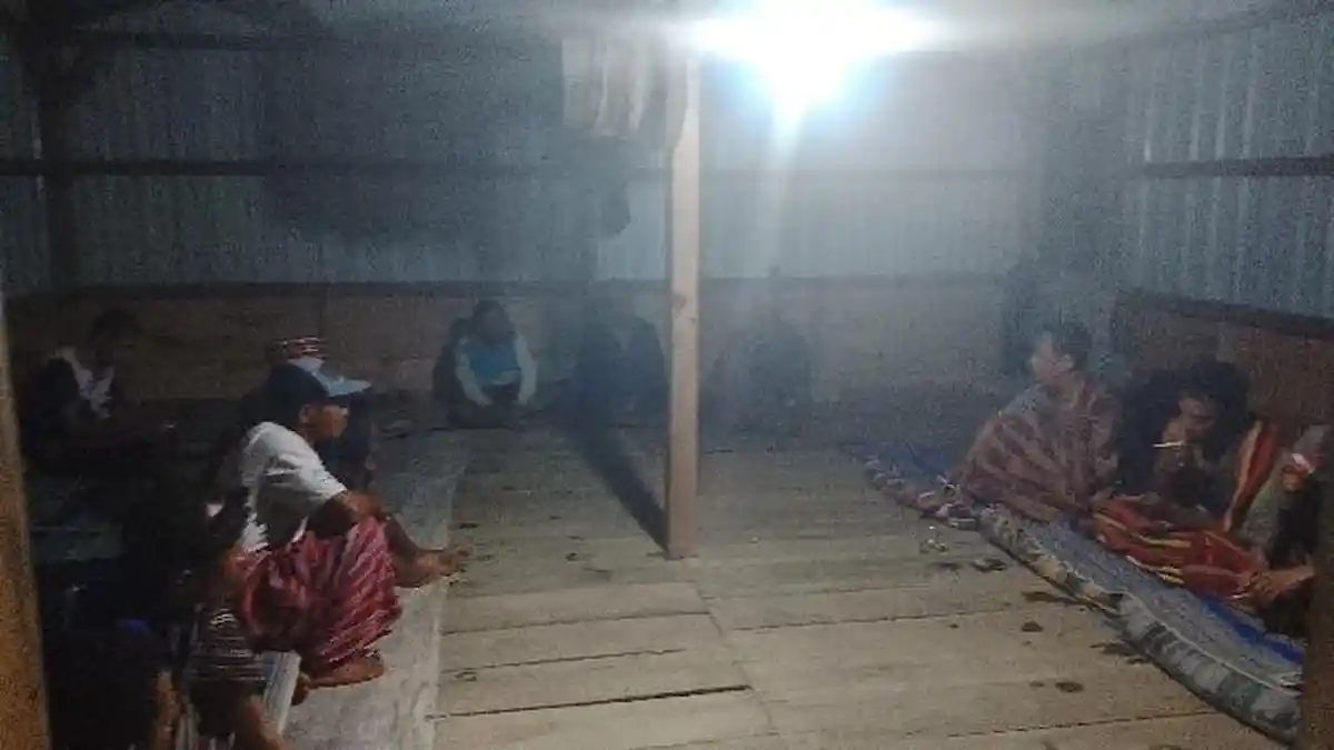 Ironi Kampung Lesem di Mangarai Barat yang Belum Teraliri Listrik Sejak Indonesia Merdeka - Pos ...